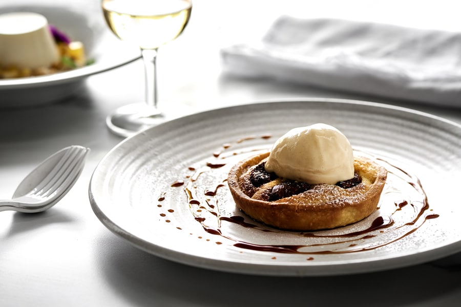 Cafe in Commonwealth Park | Walter Premium Cafe